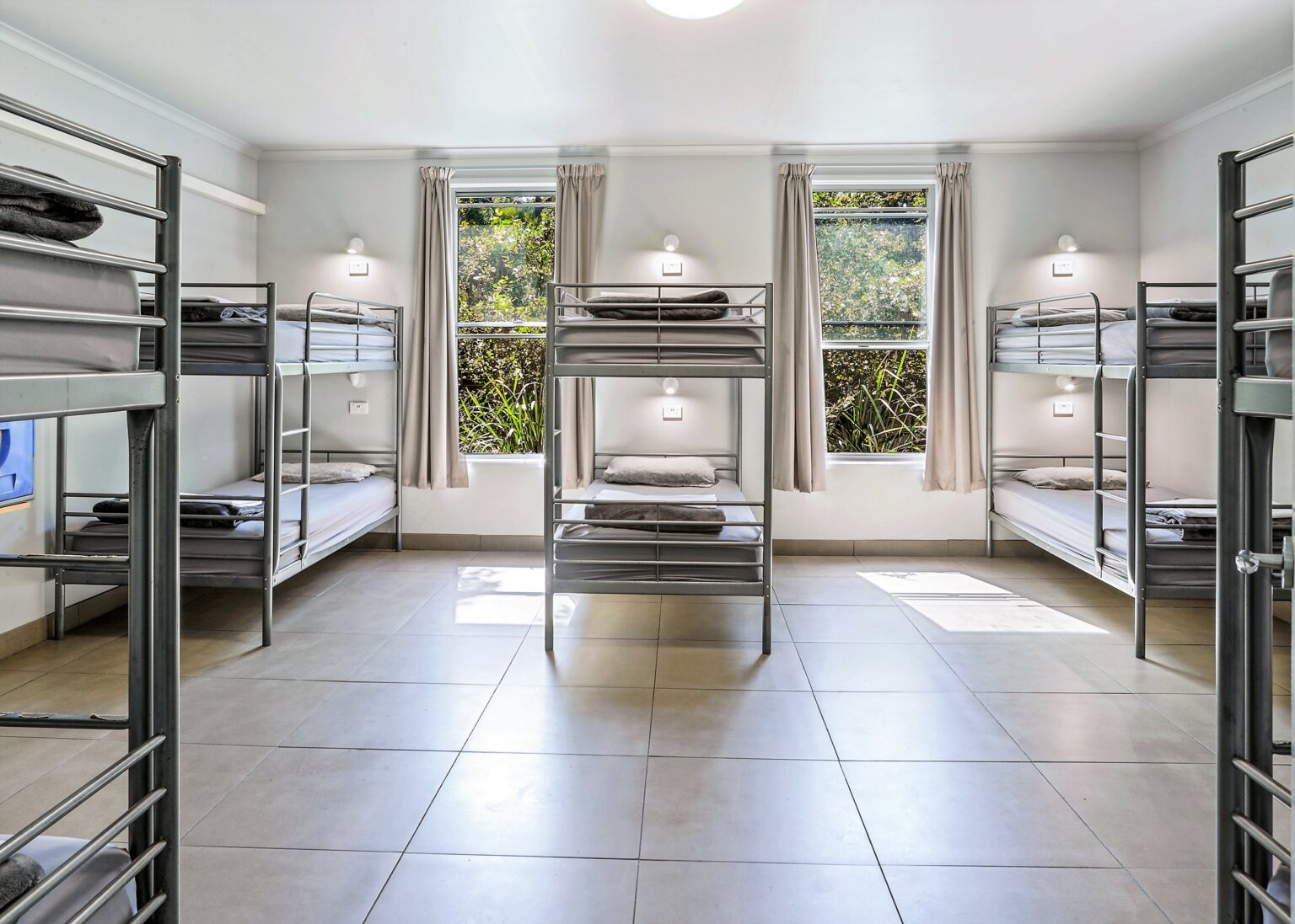 Rooms - Flashpackers Noosa Hostel