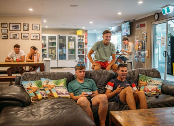 Flashpackers Noosa - Stylish & Affordable Accommodation